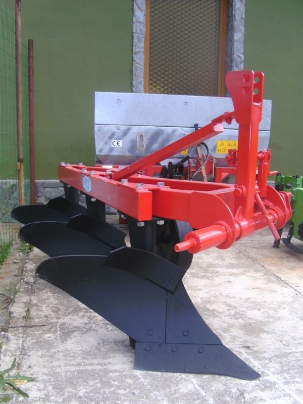 Pluguri Demarol cu 3 brazde | Utilaje Agricole